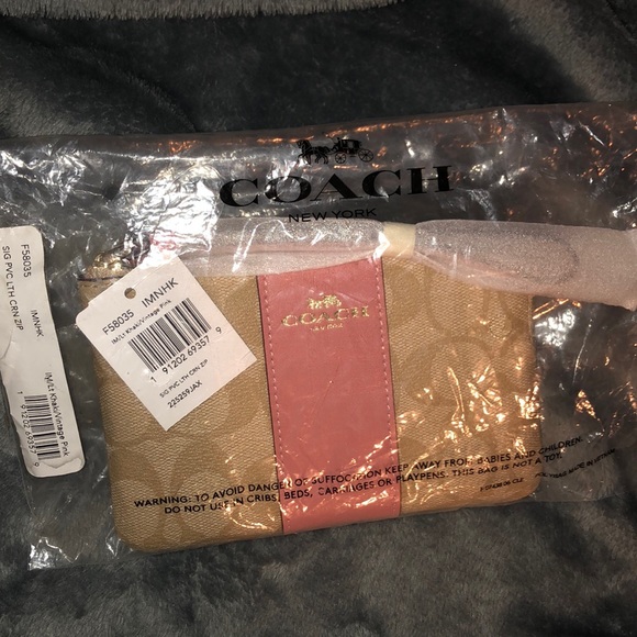 Coach | Bags | Coach Wristlet F5835 | Poshmark